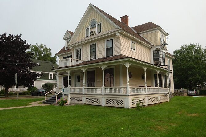 Fredericton self guided walking tour & scavenger hunt - The Sum Up: Who Should Consider This Tour?