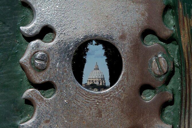 Free Urban Trekking with an Archaeologist - Overview of the Tour Experience