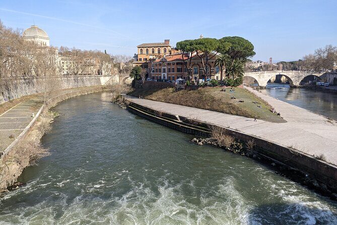 Free Urban Trekking with an Archaeologist - Who Should Consider This Tour?