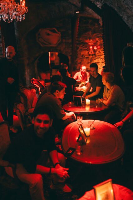 Friday Night Live Music in Old Town at Le Valmont - A Review of Friday Night Live Music at Le Valmont in Prague