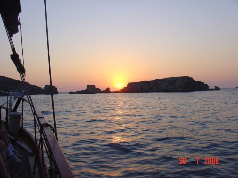 From Agia Anna: Sunset Boat Cruise with Refreshments - Key Points