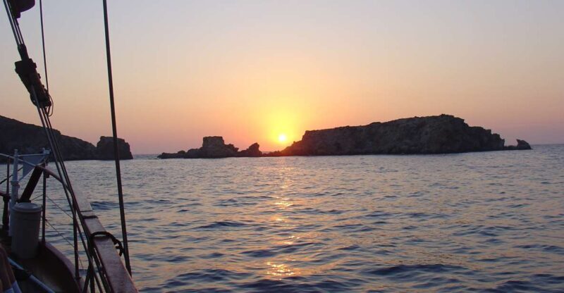 From Agia Anna: Sunset Boat Cruise with Refreshments - Who Will Love This Cruise?