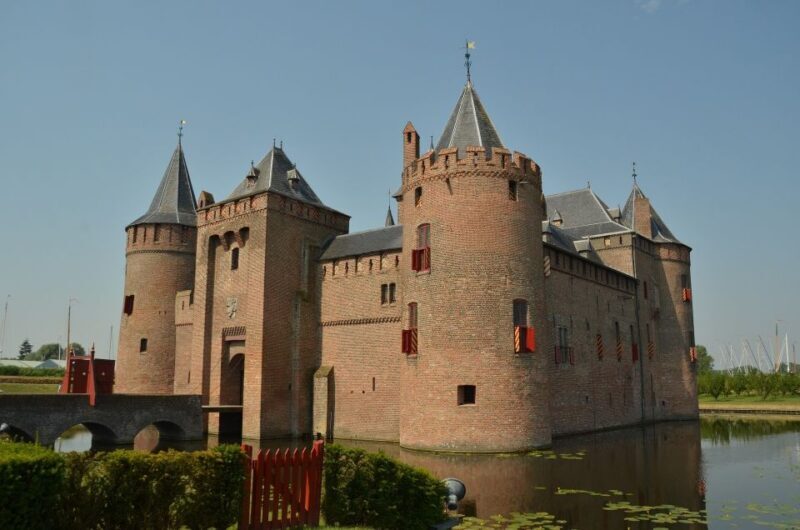 From Amsterdam: Amsterdam Castle Muiderslot Private Tour - Key Points
