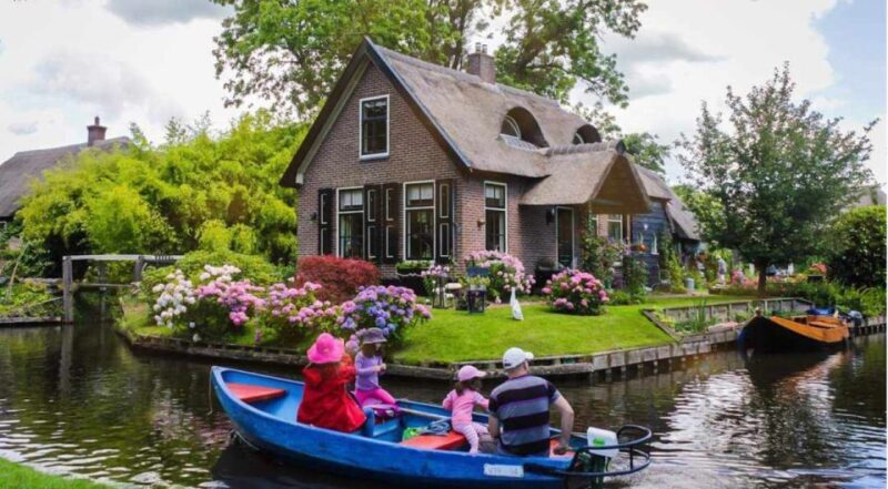 From Amsterdam: Giethoorn Guided Day Trip with Canal Cruise - Key Points
