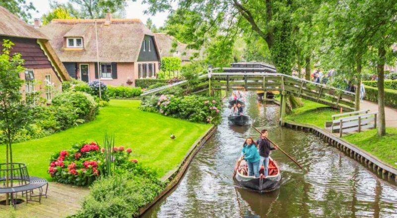 From Amsterdam: Giethoorn Guided Day Trip with Canal Cruise - An Authentic Peek into Giethoorn