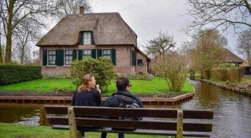From Amsterdam: Giethoorn Guided Day Trip with Canal Cruise - Practical Details and Tips