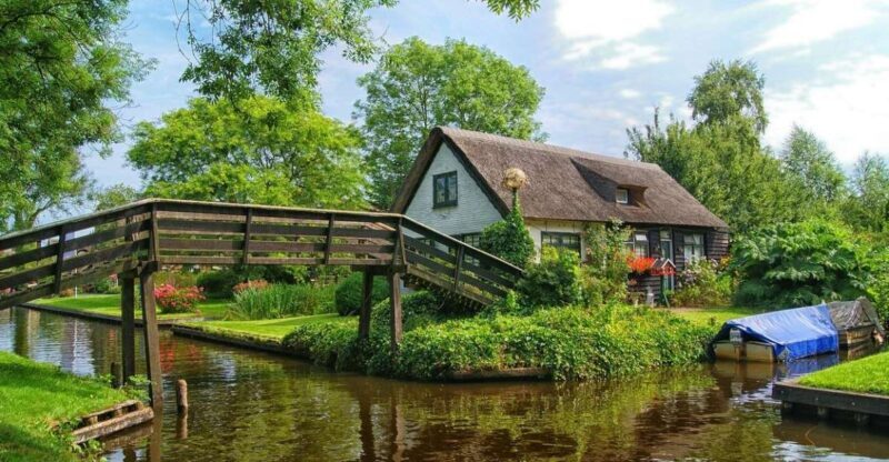 From Amsterdam: Giethoorn Sightseeing Tour and Canal Cruise - Exploring the Itinerary: What You Can Expect
