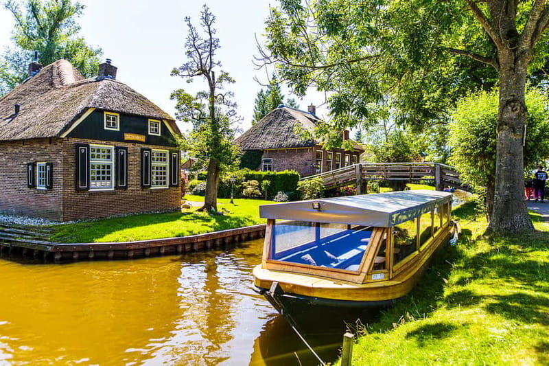 From Amsterdam: Ultimate Giethoorn Experience with Boat Tour - An In-Depth Look at the Tour