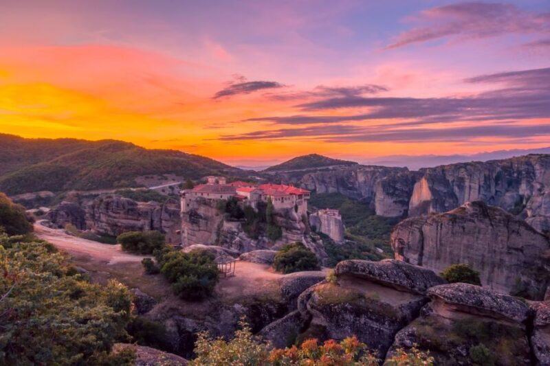 From Athens: 2 Days Meteora, Thermopylae & Delphi Tour - Who Should Consider This Tour?