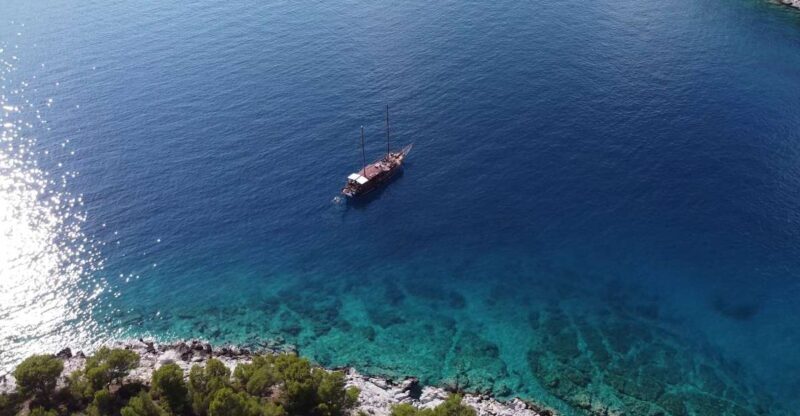 From Athens: Aegina, Agistri and Metopi Day Cruise w/ Lunch - A Delicious Greek Lunch with Scenic Views