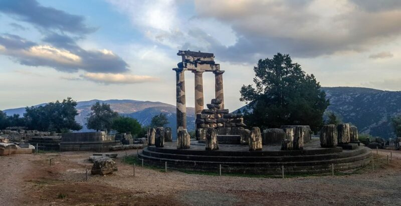 From Athens: Delphi Full Day V.R. Audio Guided Tour - Guides and Commentary: The Heart of the Experience