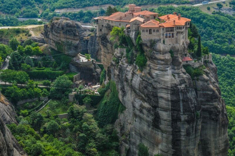 From Athens or Piraeus: Meteora Full-Day Private Trip - Exploring Meteora: A Full-Day Private Trip from Athens or Piraeus
