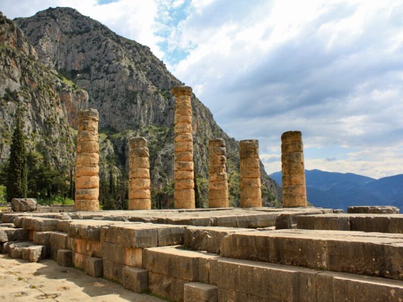 From Athens: Private Delphi and Thermopylae Guided Day Trip - A Short Detour: Axa Arachova