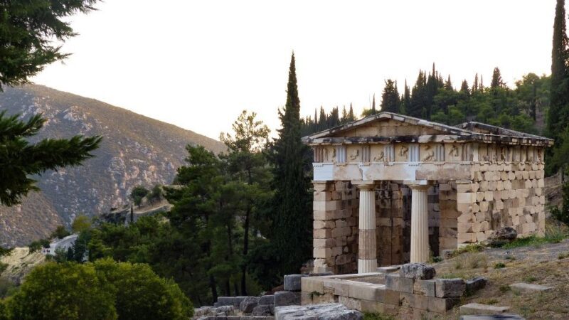 From Athens: Private Delphi and Thermopylae Guided Day Trip - Who Is This Tour Best For?