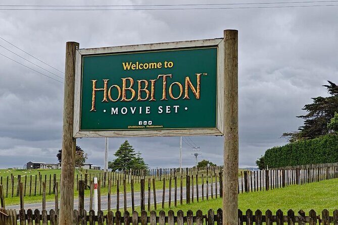 From Auckland- Hobbiton Movie Set & Te Puia Small Group Day Tour - Transportation and Group Size