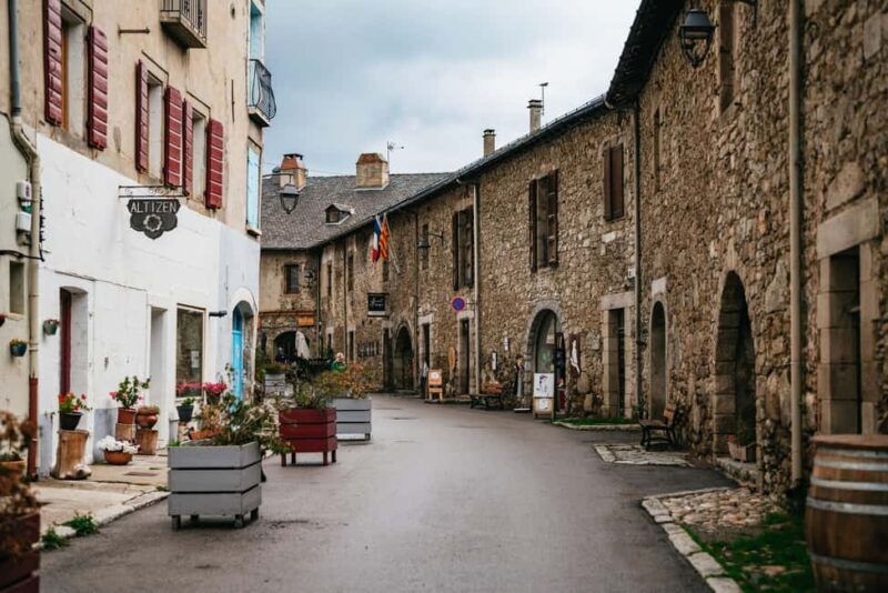 From Barcelona: Guided Day Trip to Andorra, France and Spain - Key Points