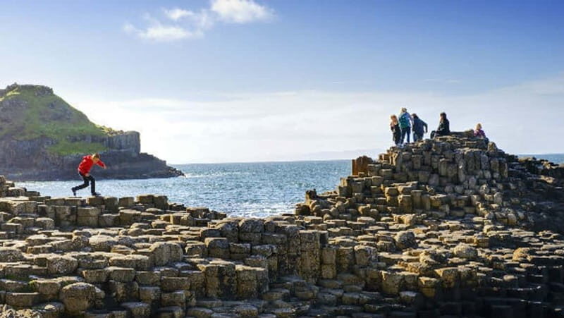 From Belfast: Giant's Causeway, Dunluce Castle & Dark Hedges - The Itinerary: A Detailed Breakdown