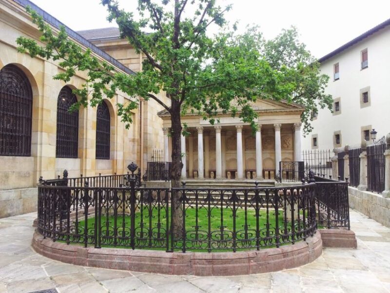 From Bilbao: Gaztelugatxe with Access, Bermeo and Gernika - Bermeo: A Seaside Treasure