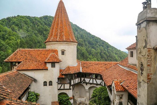 From Brasov: Small-group tour Bran, Rasnov, and Peles Castles - FAQ
