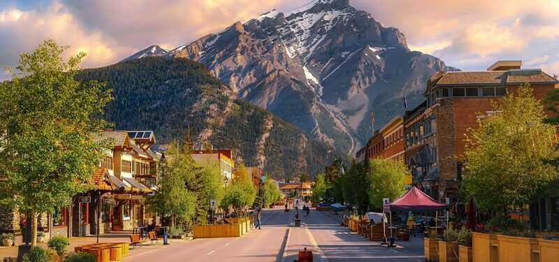 From Calgary: Private Lake Louise and Banff Day Trip - The Sum Up