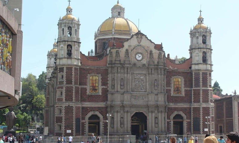 From CDMX: Hot air balloon ride, guided visits to Teotihuacan and Guadalupe - Exploring Tlatelolco and the Basilica of Guadalupe