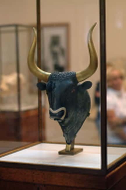 From Chania & Rethymno: Knossos Palace & Heraklion City Tour - The Sum Up