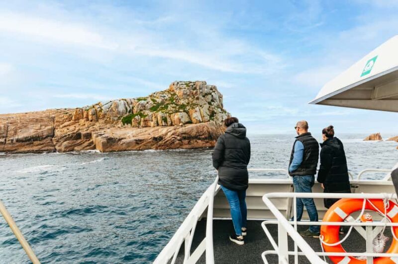 From Coles Bay: Wineglass Bay Cruise with Lunch - Practical Tips for Travelers