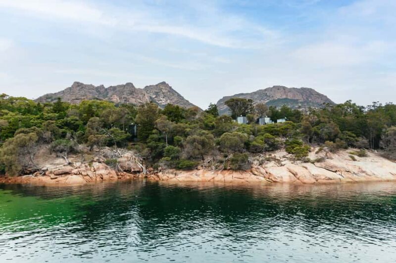 From Coles Bay: Wineglass Bay Cruise with Lunch - FAQs