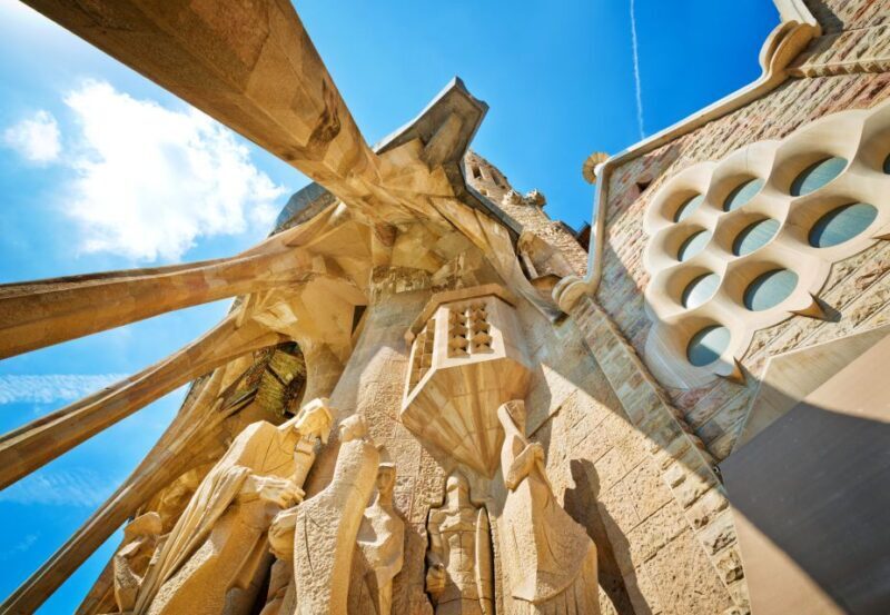 From Costa Brava: Barcelona and Antoni Gaudí's Work Bus Tour - Key Points