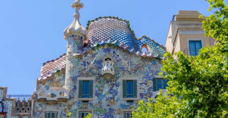 From Costa Brava: Barcelona and Antoni Gaudí's Work Bus Tour - How the Tour Is Structured and What to Expect