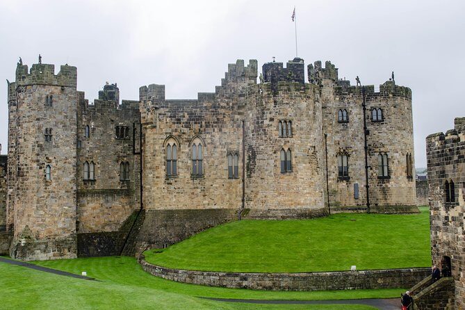From Edinburgh: 1-day Outlander Tour - attractions included - Key Points