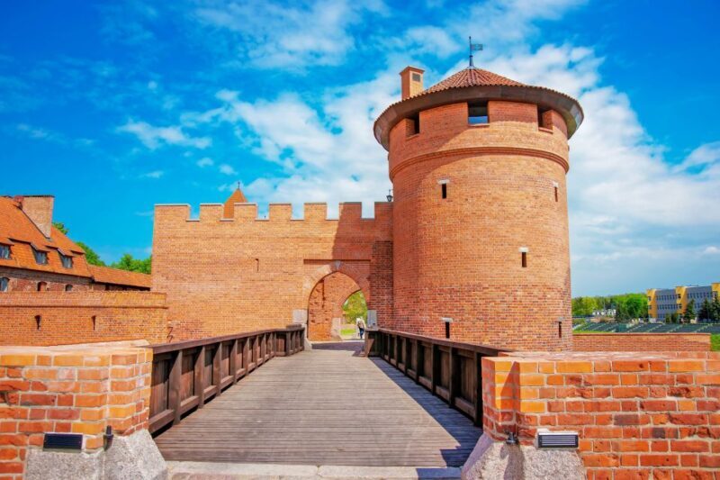 From Gdansk: Malbork Castle Half-Day Private Tour - Exploring Malbork Castle: An Architectural Marvel
