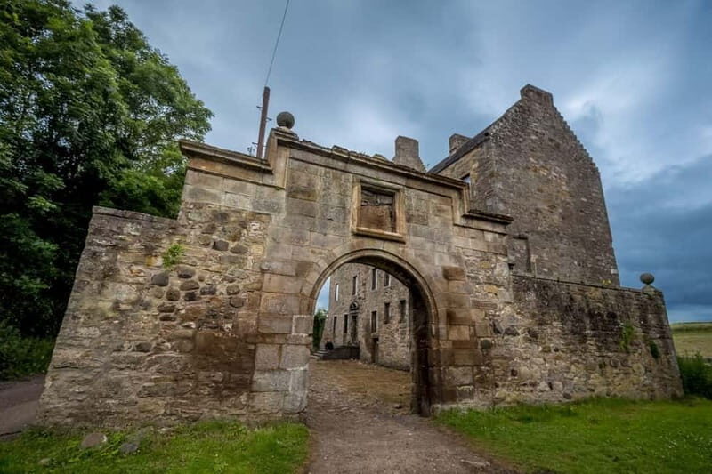 From Glasgow: Outlander Castles and The Scottish Countryside - Transport and Guides