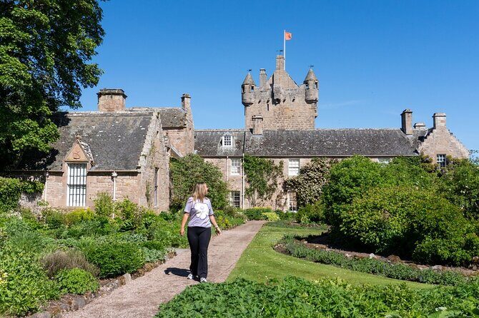 From Inverness: Cawdor Castle, Cairngorms and Highland Coos - An In-Depth Look at the Itinerary