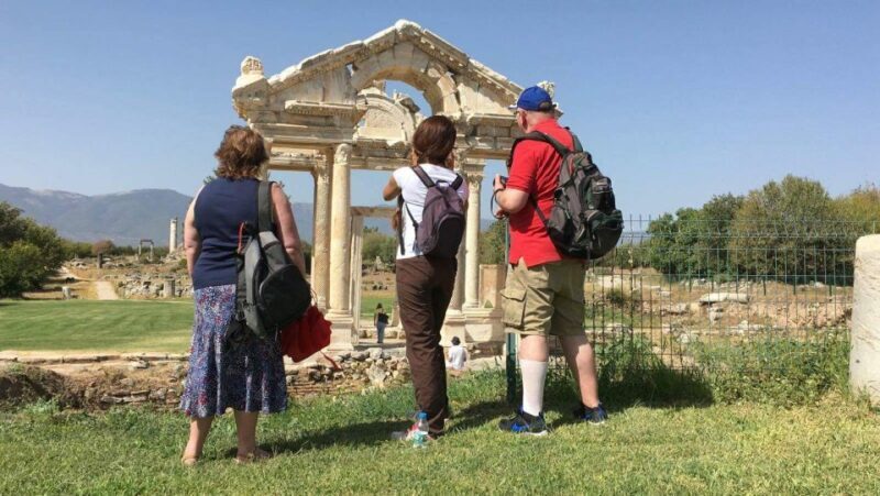 From Izmir: Ephesus, Mary's House Tour with Tickets + Lunch - Authentic Turkish Cuisine: A Family-Owned Lunch Experience