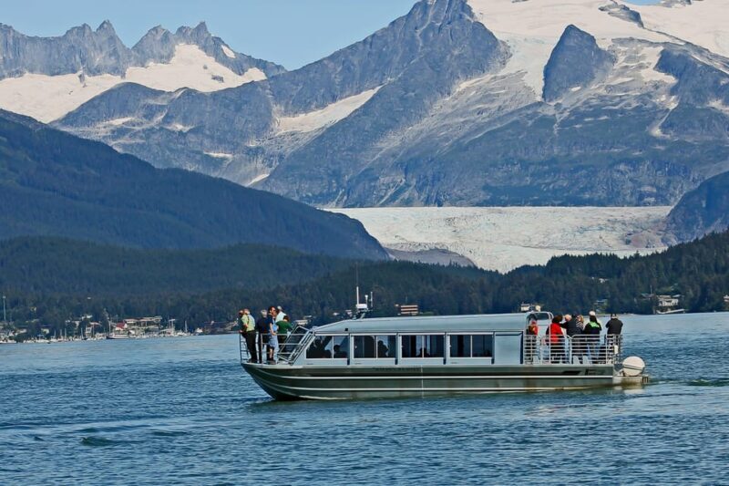 From Juneau: Whale Watching Cruise with Snacks - Snacks and Refreshments: Thoughtful Comfort on the Water
