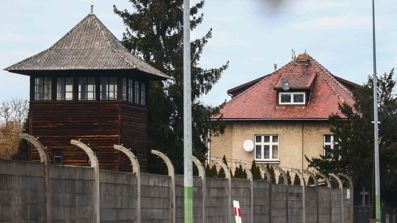 From Kracow: Auschwitz Complex Alternative Tour - Key Points