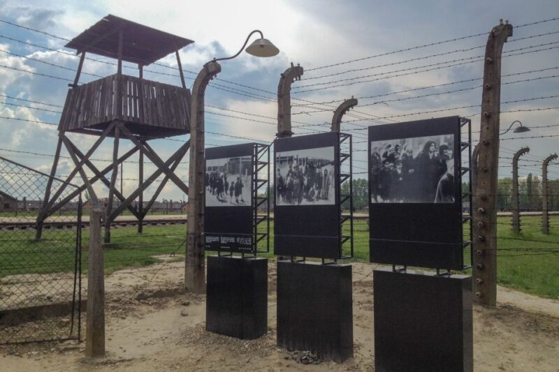 From Krakow: Auschwitz-Birkenau Private or Shared Tour - What You’ll Experience at Each Site
