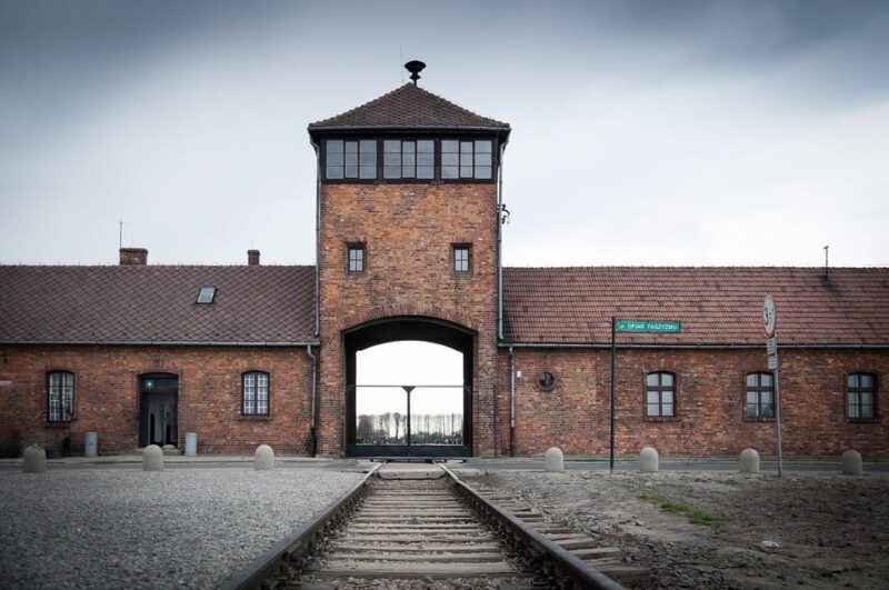From Krakow: Wieliczka Salt Mine & Auschwitz Guided Trip - An Introduction to the Tour Experience