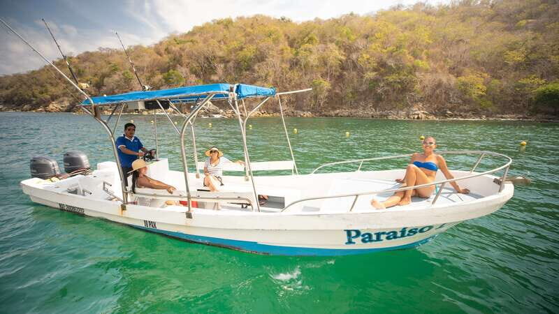 From La Crucecita: Private Huatulco 7 or 5 Bays Boat Trip - An In-Depth Look at the Experience