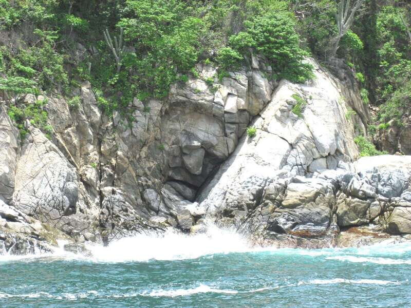 From La Crucecita: Private Huatulco 7 or 5 Bays Boat Trip - Who Is This Tour Best For?