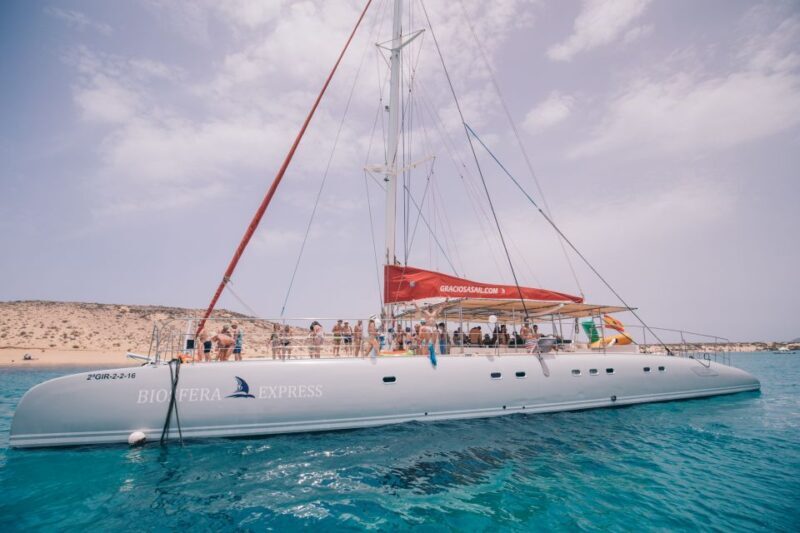 From Lanzarote: Sailing Day Trip Around La Graciosa - An In-Depth Look at the La Graciosa Sailing Experience
