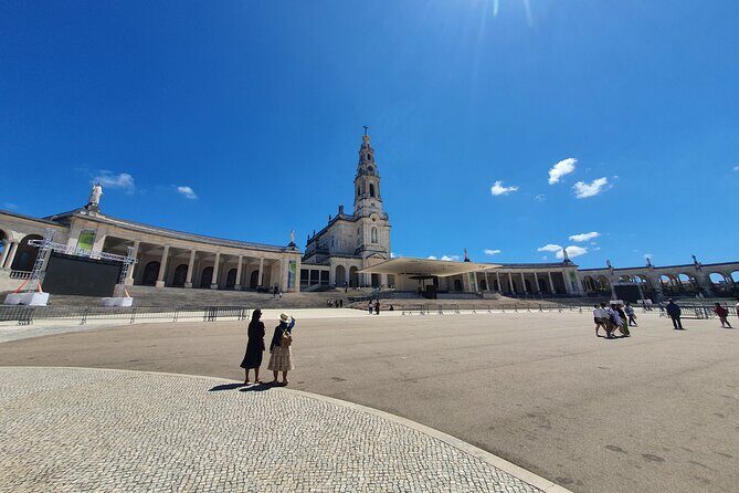 From Lisboa: Fátima, Nazaré, Óbidos & Batalha Private Tour - FAQ
