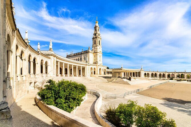 From Lisbon: Small group day tour to Fátima, Nazaré & Óbidos - An Honest Look at the Lisbon to Fátima, Nazaré & Óbidos Day Tour