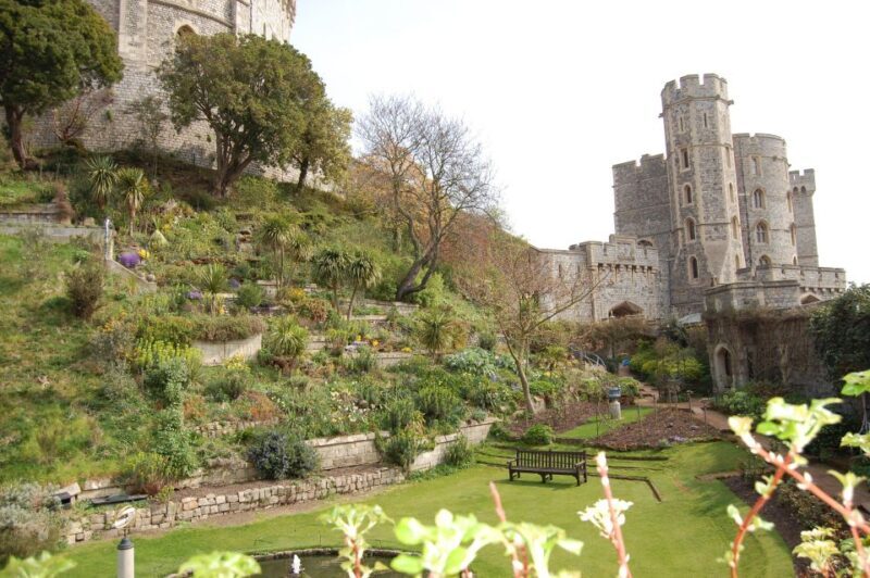From London: Half-Day Trip to Windsor with Castle Tickets - Free Time & Town Exploration