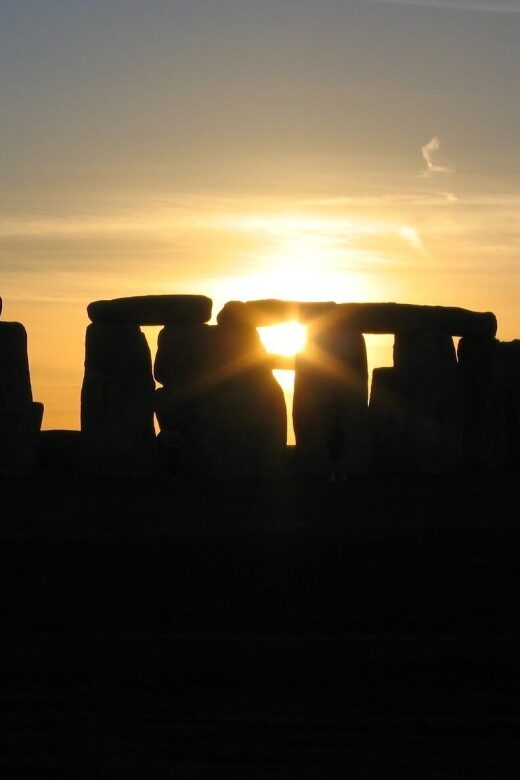 From London: Stonehenge Private Inner Circle Tour with Bath - Key Points