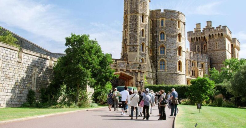 From London: Windsor Castle, Bath, and Stonehenge Day Trip - FAQ
