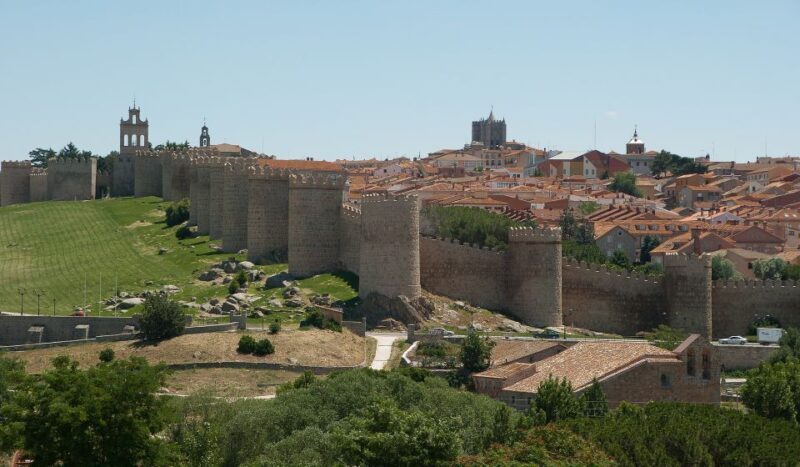 From Madrid: Ávila and Segovia Guided Day Trip - FAQ