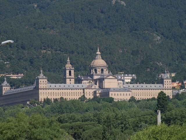 From Madrid: El Escorial, Valley and Segovia Day Trip - Key Points