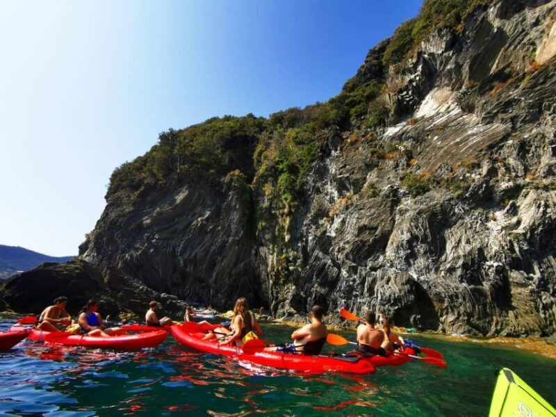 From Monterosso: Vernazza Bay Kayak Tour - An In-Depth Look at the Vernazza Bay Kayak Tour